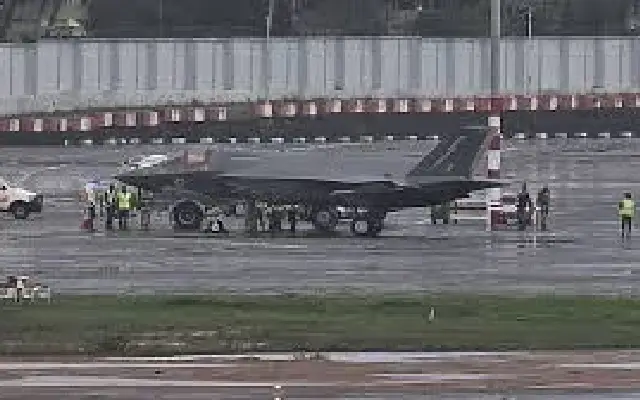 British F-35 Stealth Jet Makes Emergency Landing in Kerala Due to Low ...