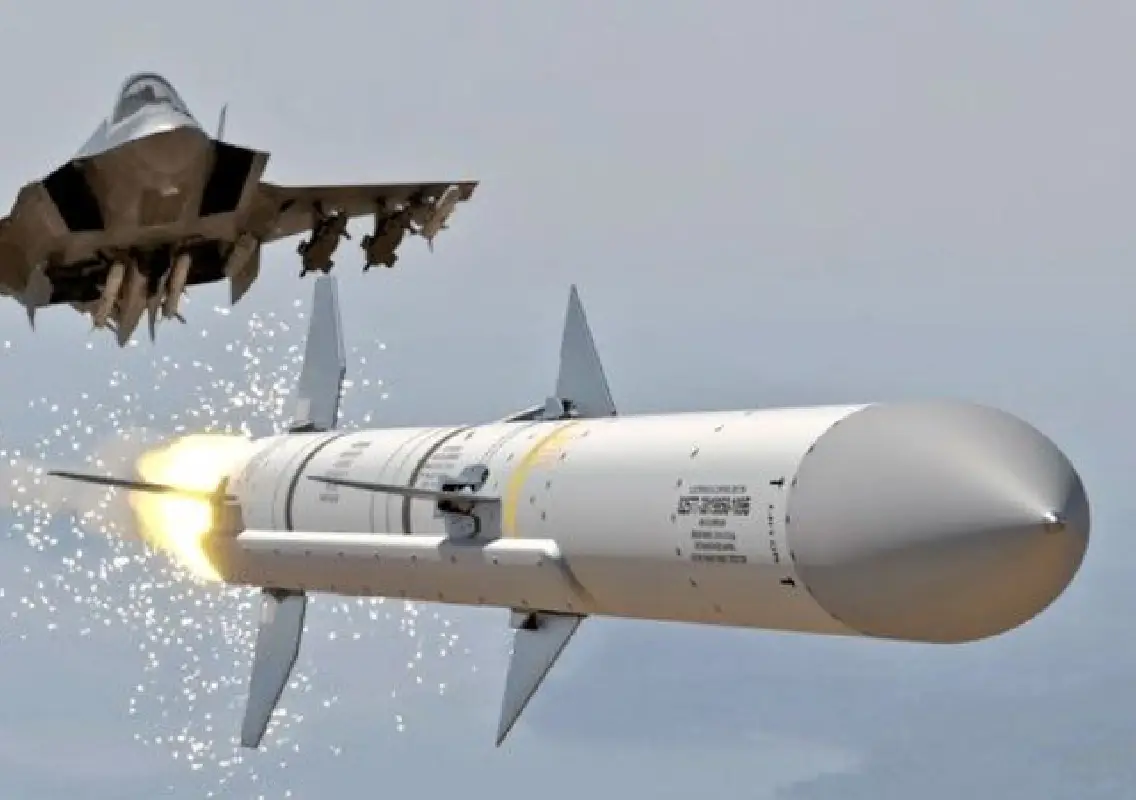 Pakistan to receive US AIM-120 AMRAAM missiles amid defence cooperation ...