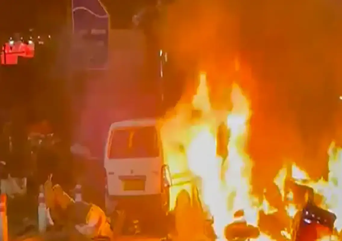 CCTV shows moment of deadly Red Fort car blast in Delhi | News Karnataka