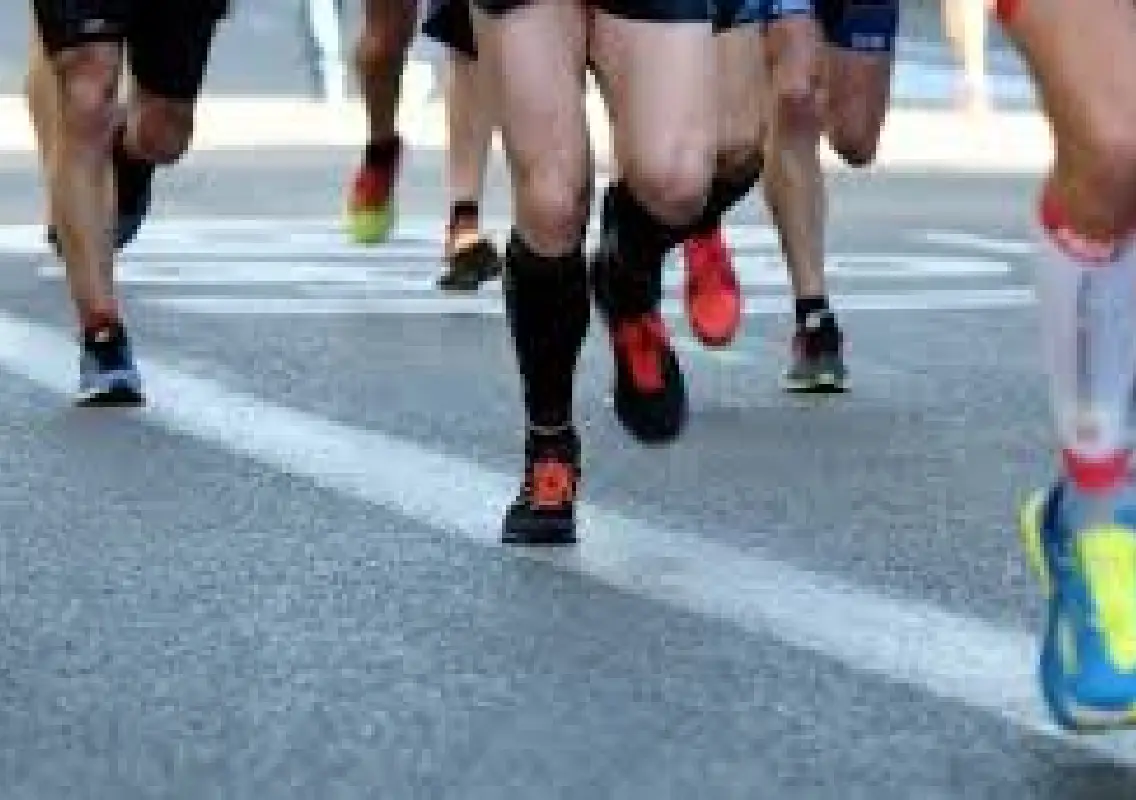 Runner, 25, collapses and dies near finish line of half marathon | News ...