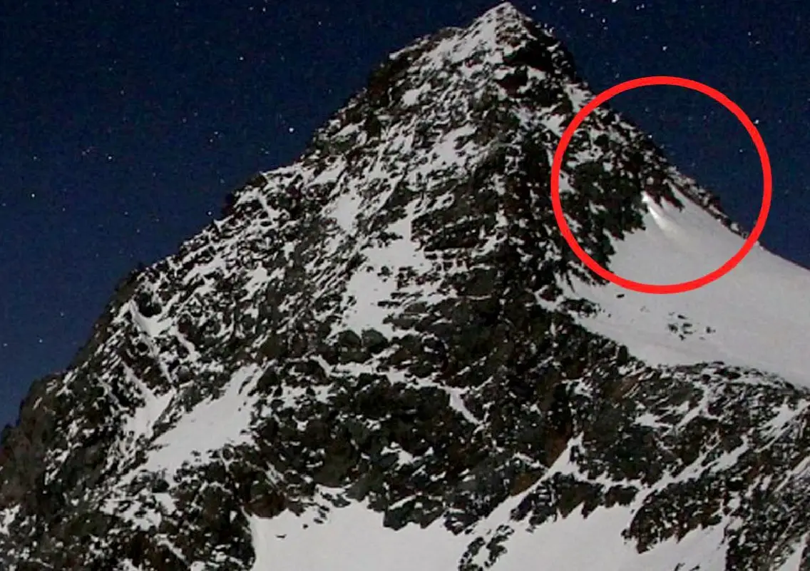 Climber on trial after partner froze near summit | News Karnataka