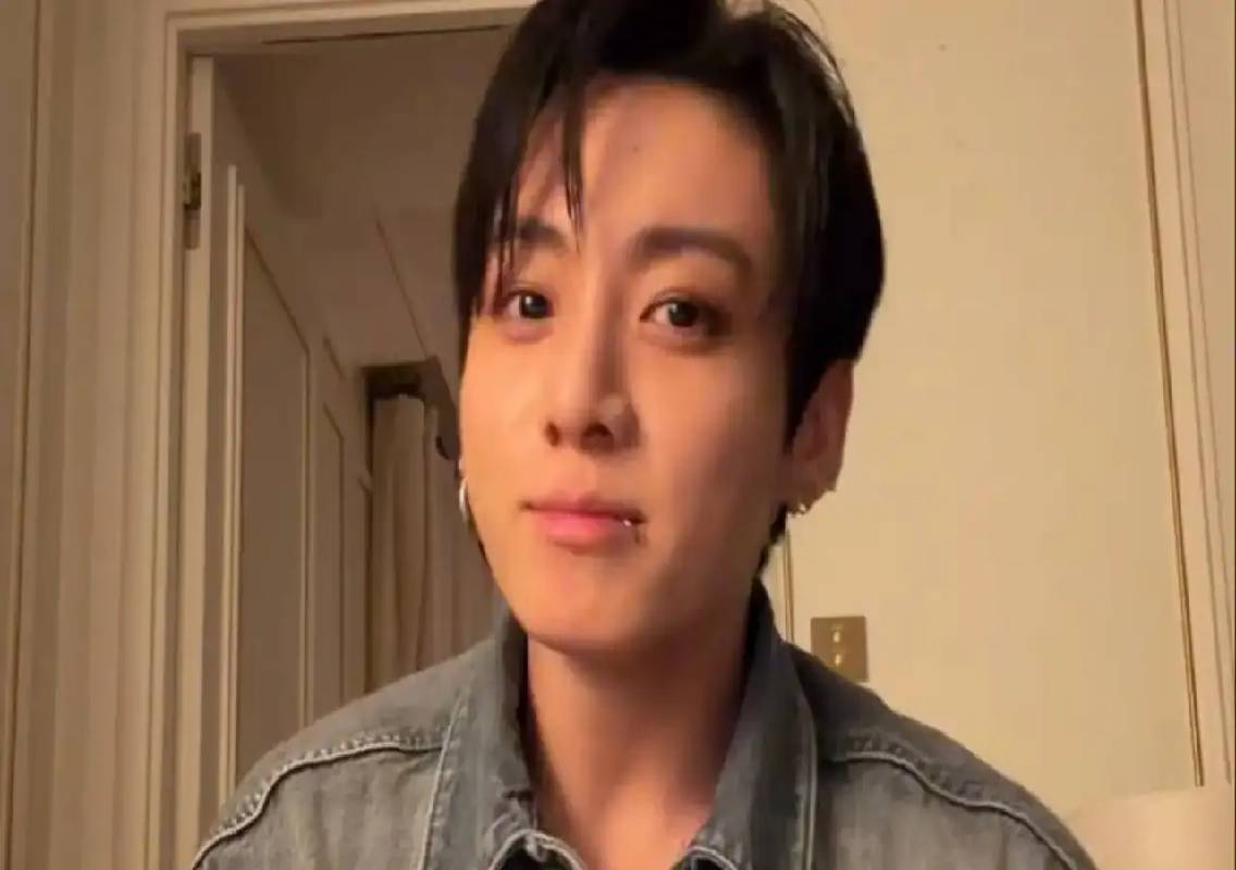 BTS Jungkook jokes about marriage during Weverse live | News Karnataka