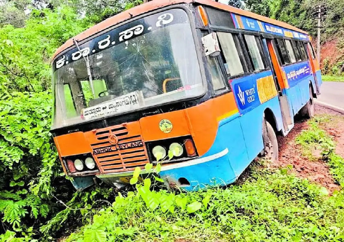 KSRTC bus carrying students skids off road, major mishap averted | News ...