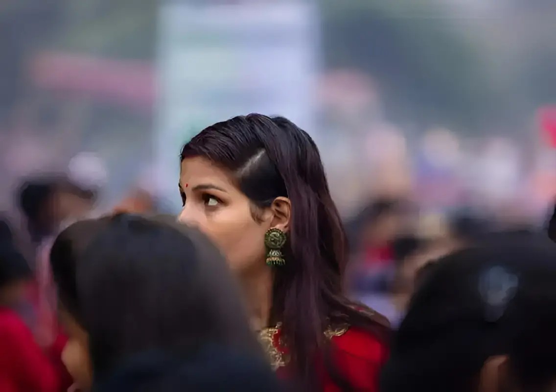 Stranger's kindness helps woman reunite with husband at Kashi ...